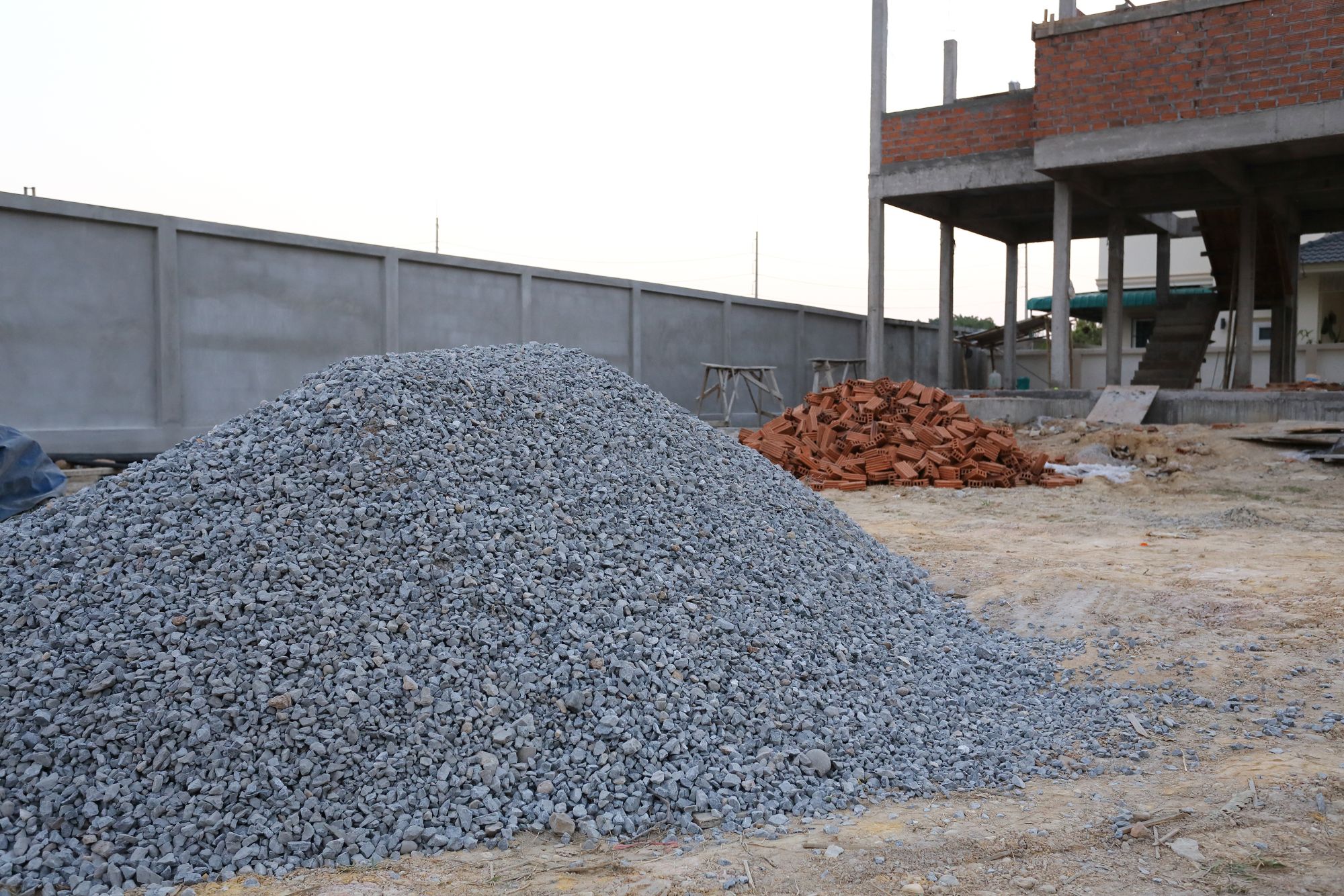 piles gravel in construction site | Bau-Styl Kft.